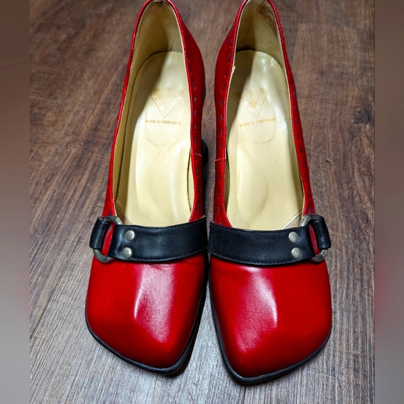 John Fluevog | Shoes | Fluevog Vanny Womens 7 Us Red And Black Vanny ...